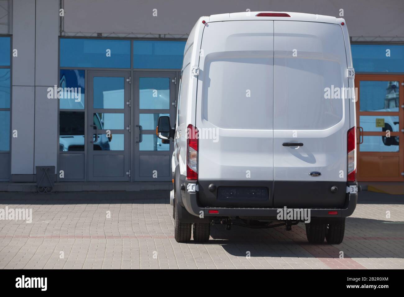 White minibus hi-res stock photography and images - Alamy