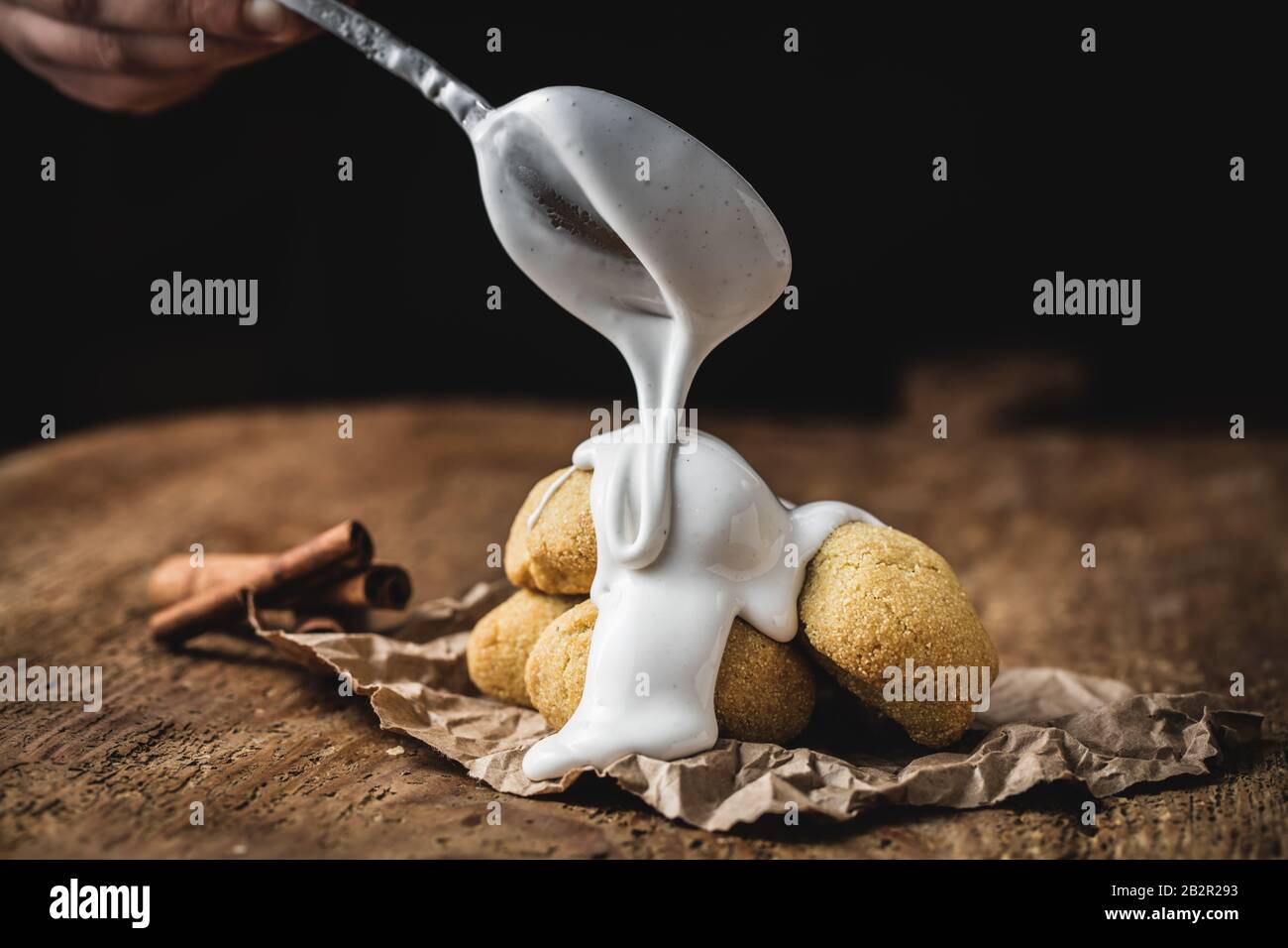 Closeup shot dripping chocolate hi-res stock photography and images - Alamy