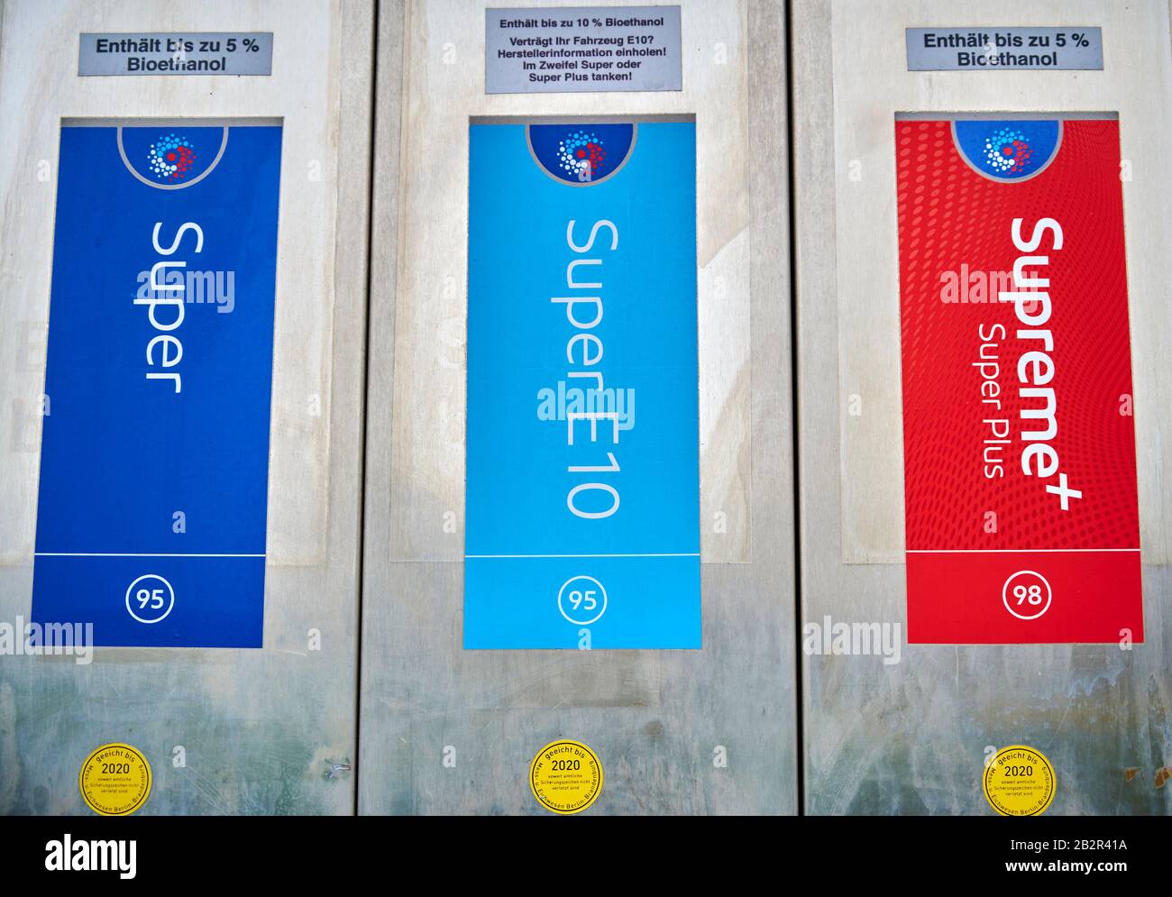 Different types of signs hi-res stock photography and images - Alamy