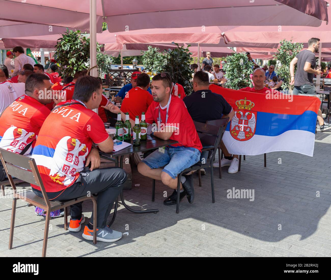 Serbia flag world cup fans hi-res stock photography and images - Alamy
