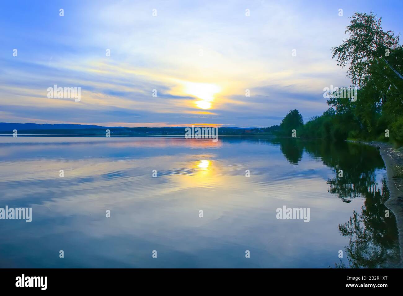 Beautiful view lake shore sunset hi-res stock photography and images ...