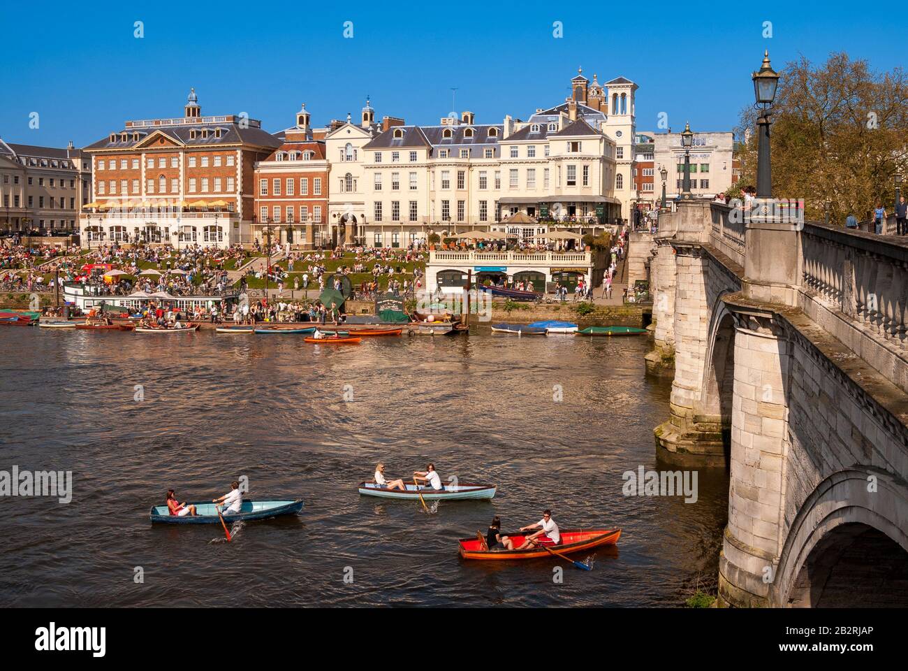 London river row boat hi-res stock photography and images - Alamy