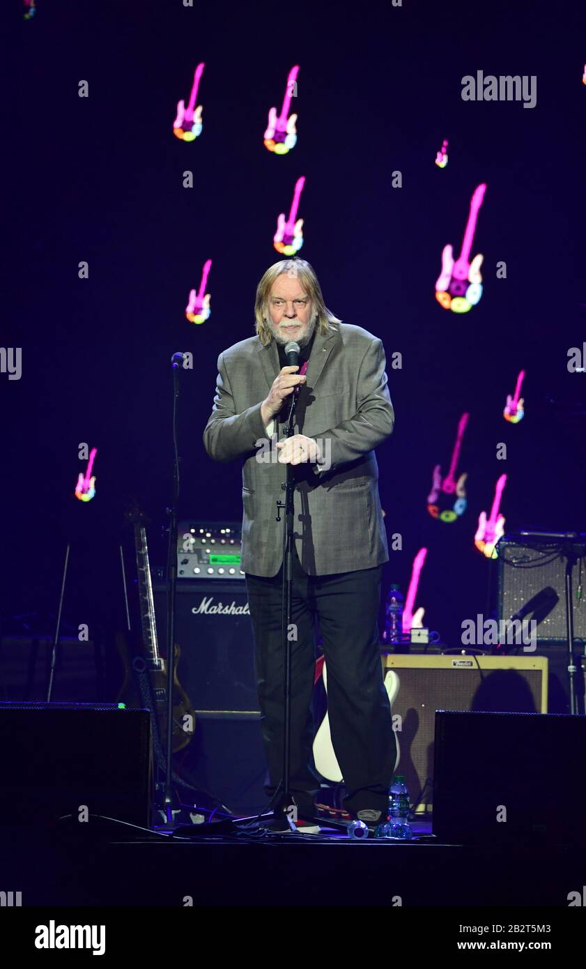 Rick wakeman hi-res stock photography and images - Alamy