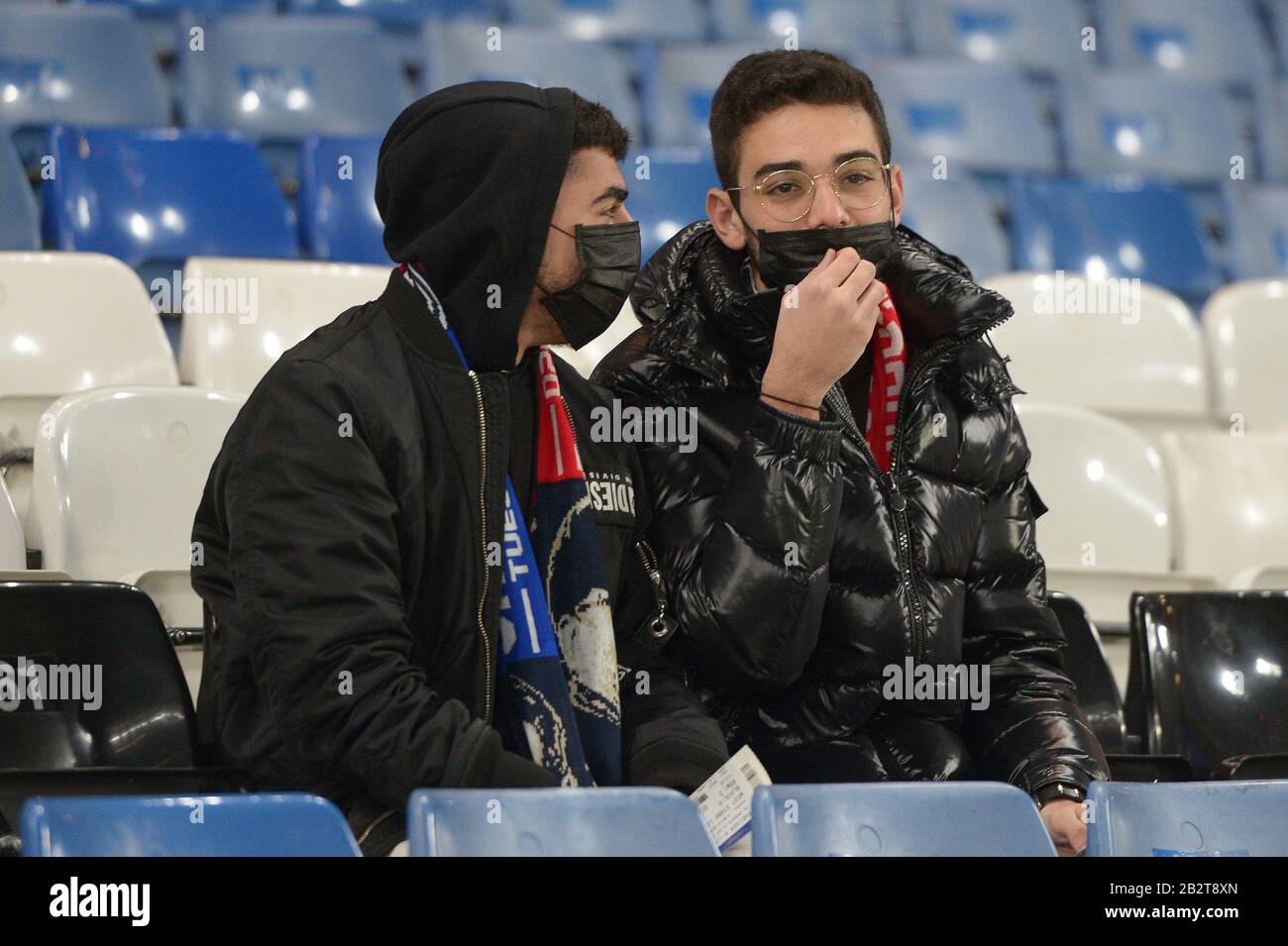 Chelsea football club fans hi-res stock photography and images - Alamy