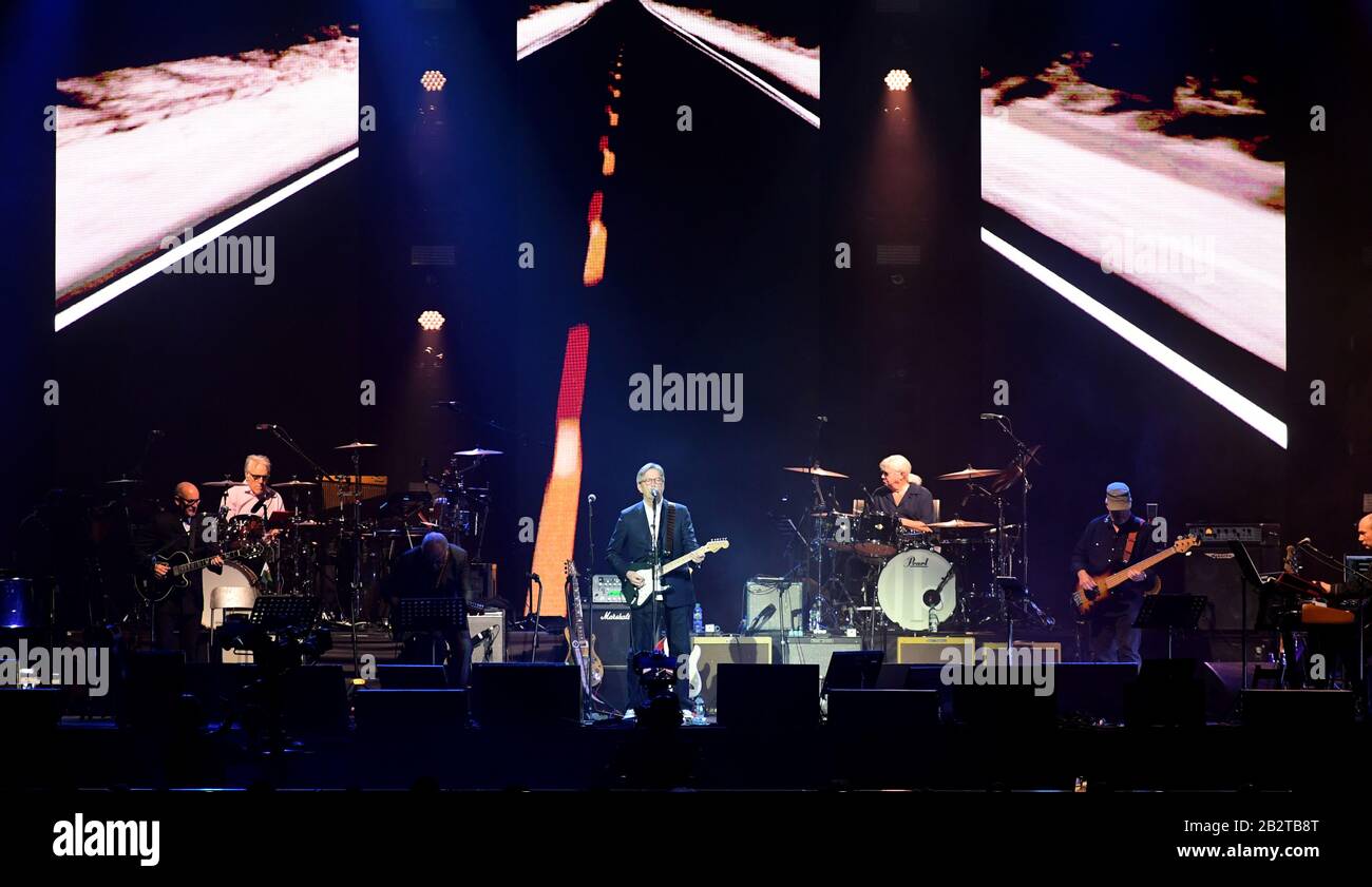 Eric clapton on stage hi-res stock photography and images - Alamy