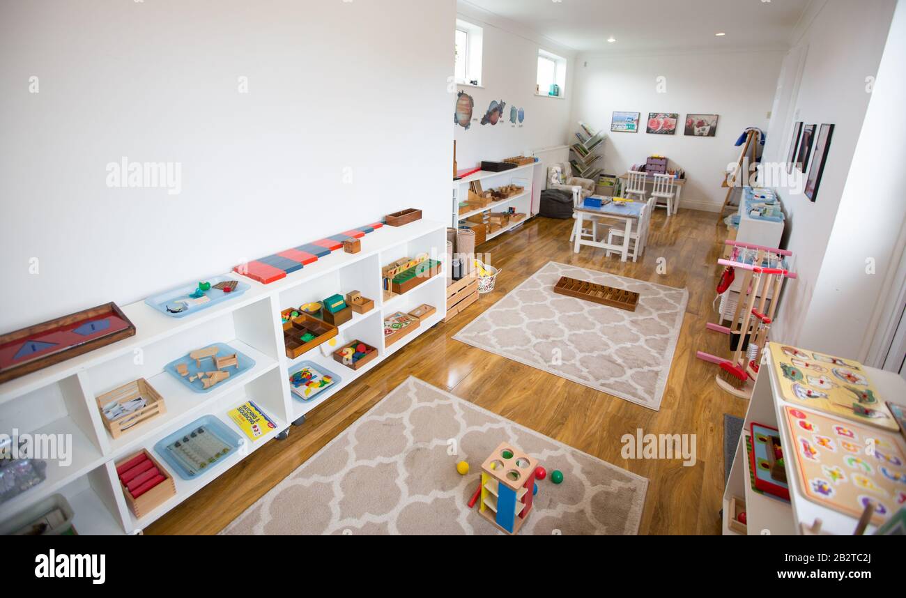 Montessori classroom hi-res stock photography and images - Alamy