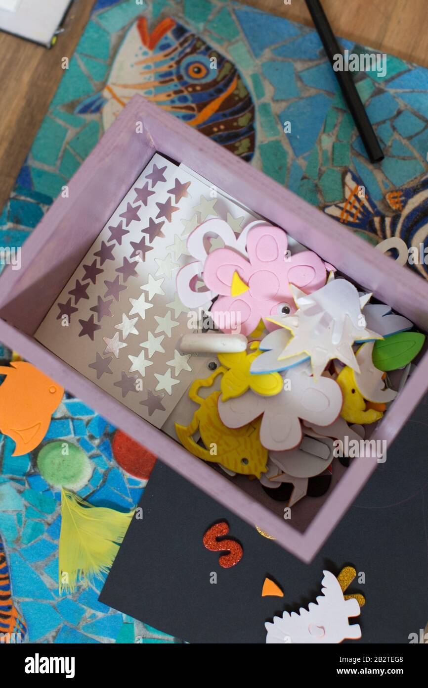Box star stickers hi-res stock photography and images - Alamy