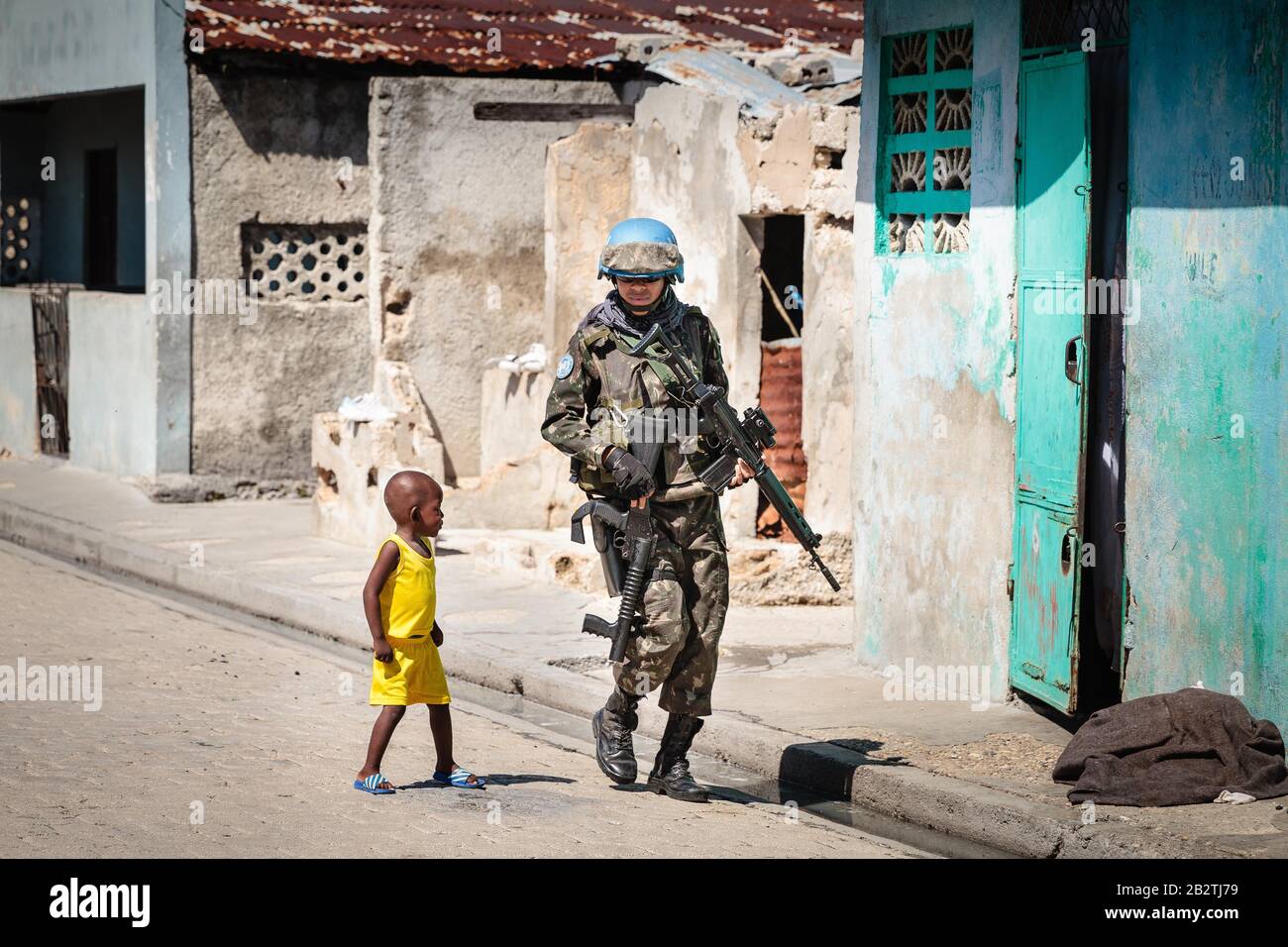 UN blue helmets on patrol, MINUSTAH, Mission des Nations Unies pour la ...
