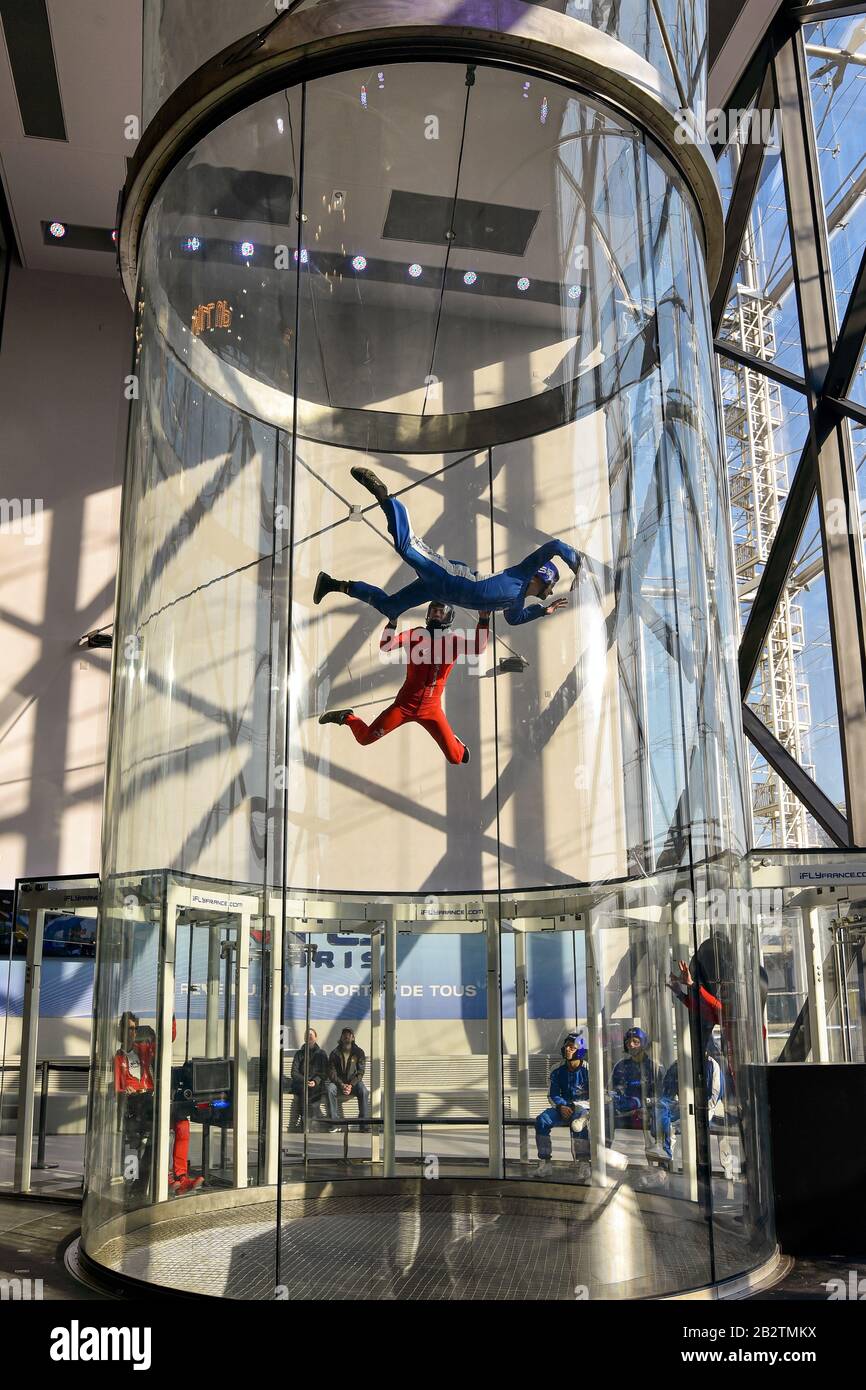 Indoor skydiving hi-res stock photography and images - Alamy
