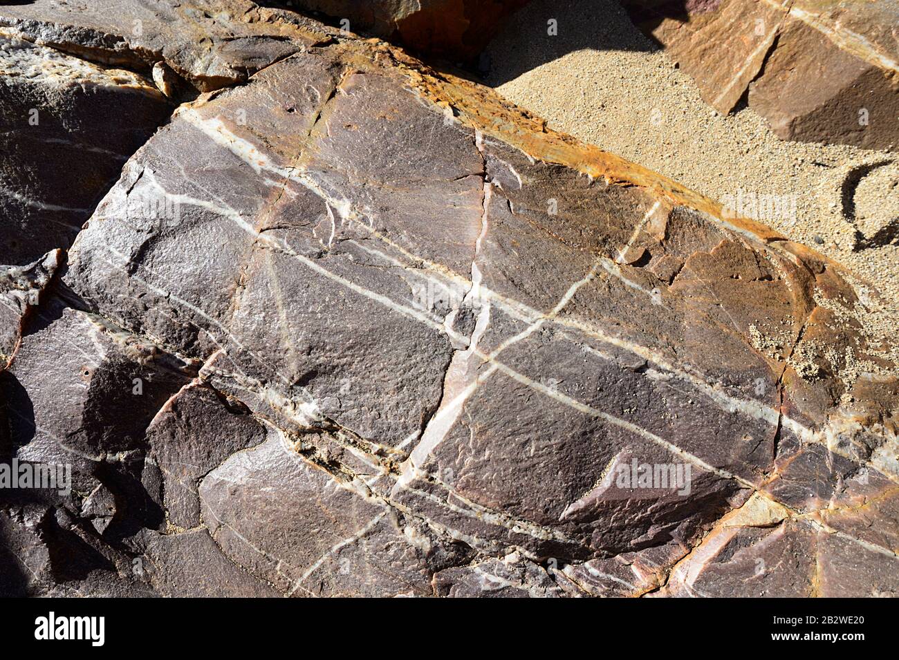 Rock lines hi-res stock photography and images - Alamy