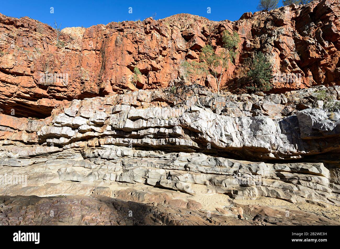 Layers of rock formations hi-res stock photography and images - Alamy