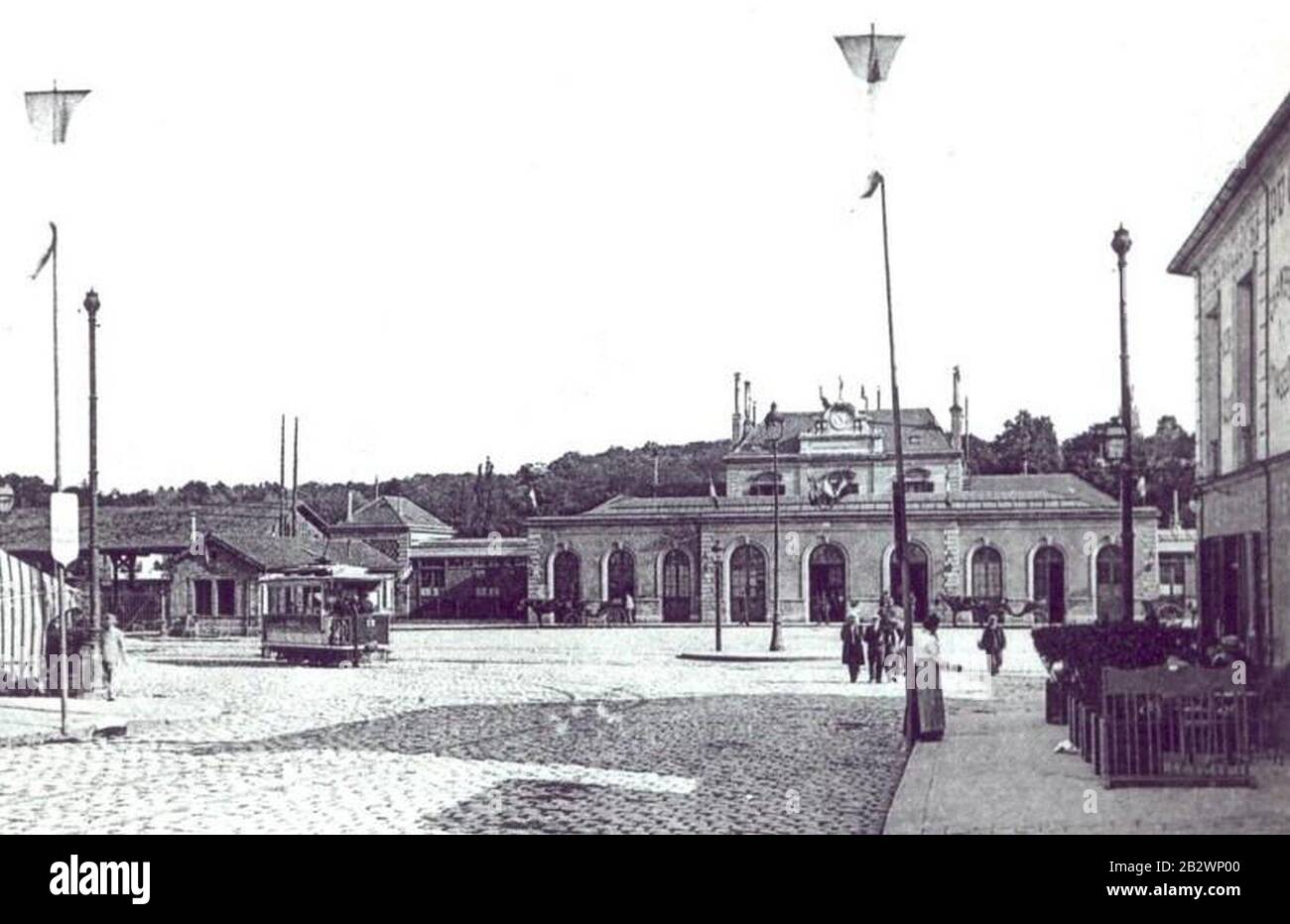Gare des Chantiers avt 1932 Stock Photo - Alamy