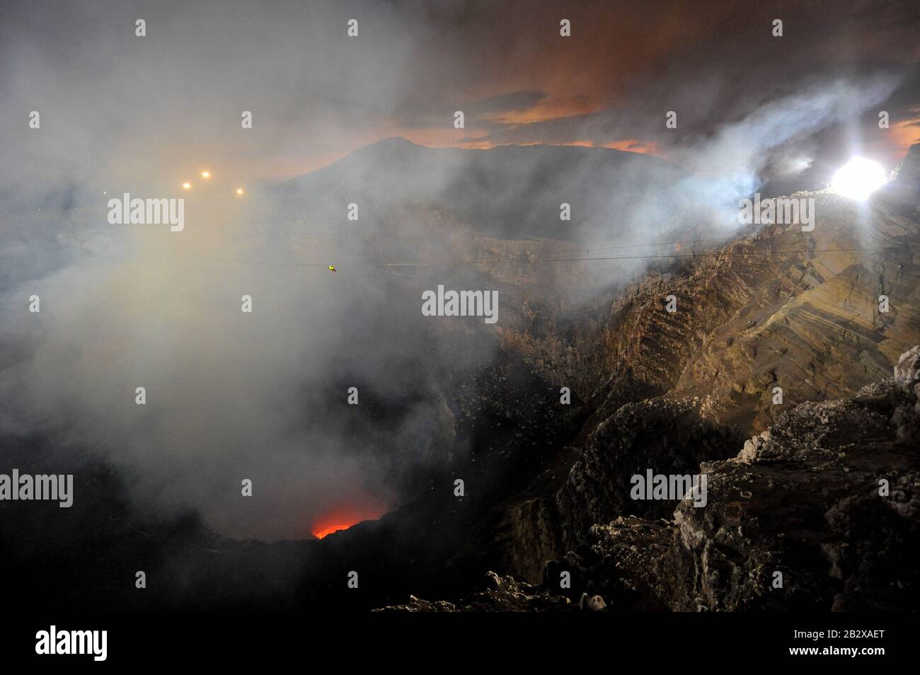 Nik wallenda hi-res stock photography and images - Alamy