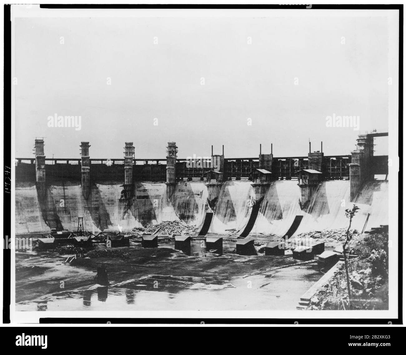 Gatun Lake spillway, Panama Canal Stock Photo - Alamy
