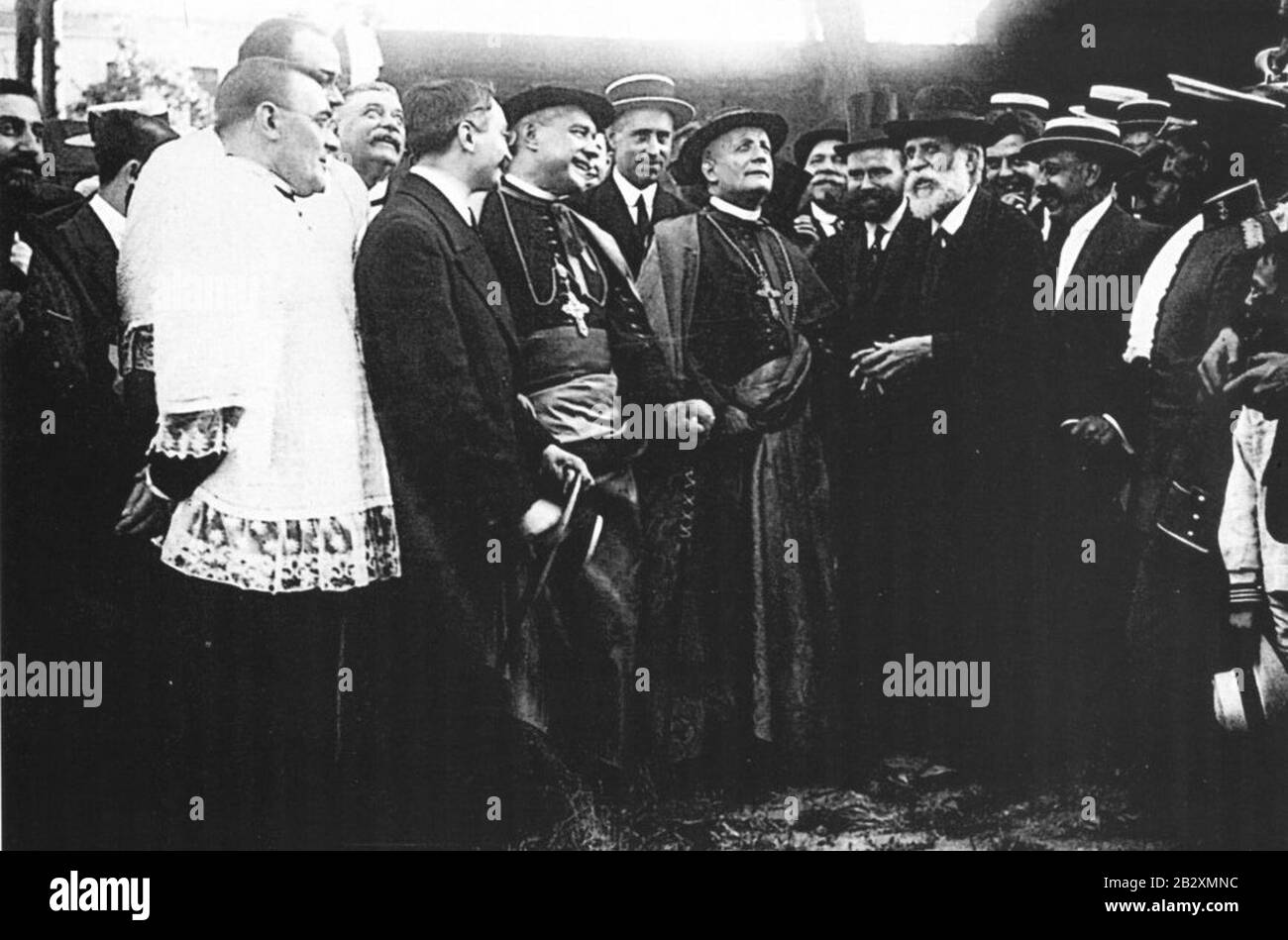 Historic gaudi Black and White Stock Photos & Images - Alamy