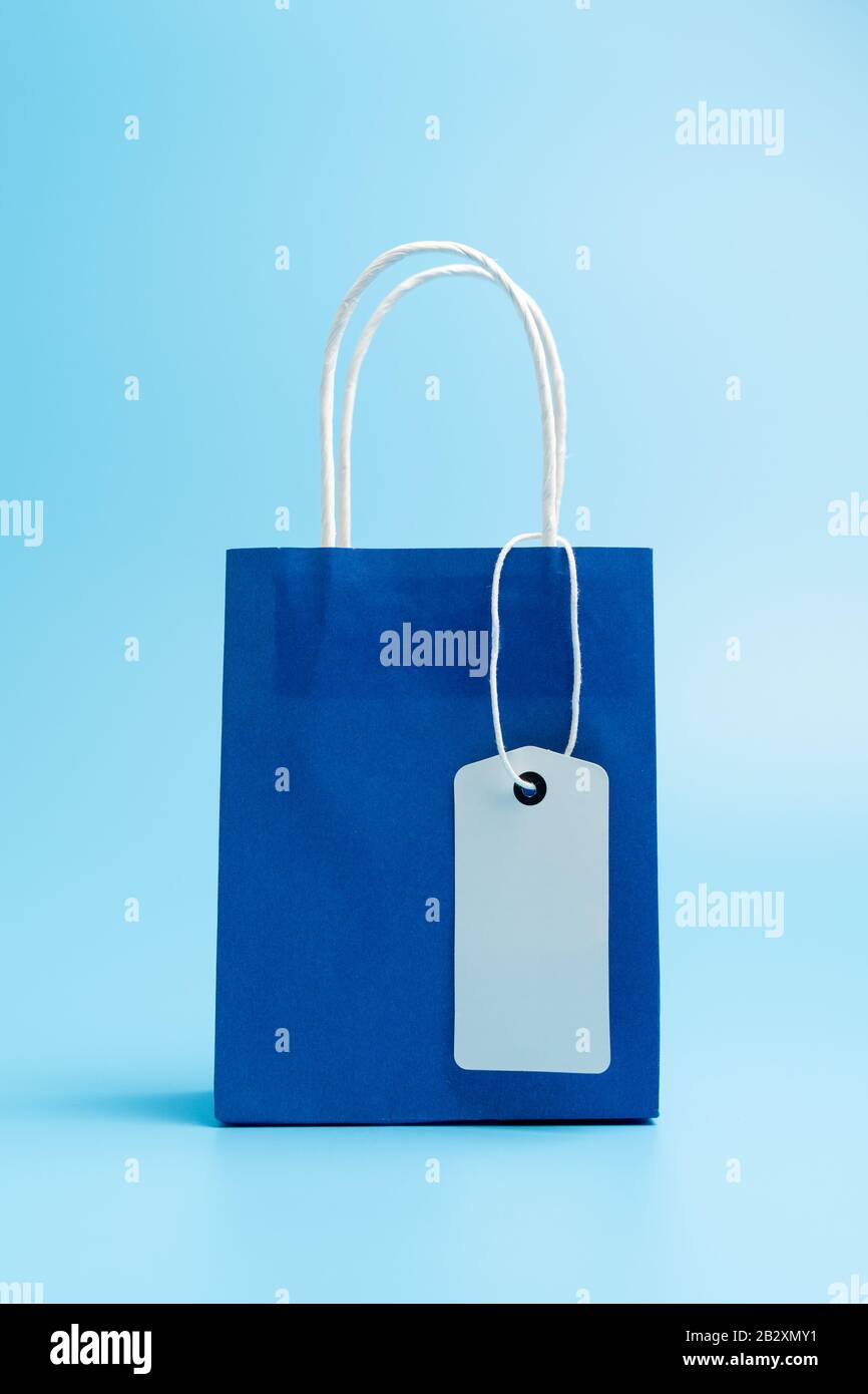 Shopping blue hi-res stock photography and images - Alamy