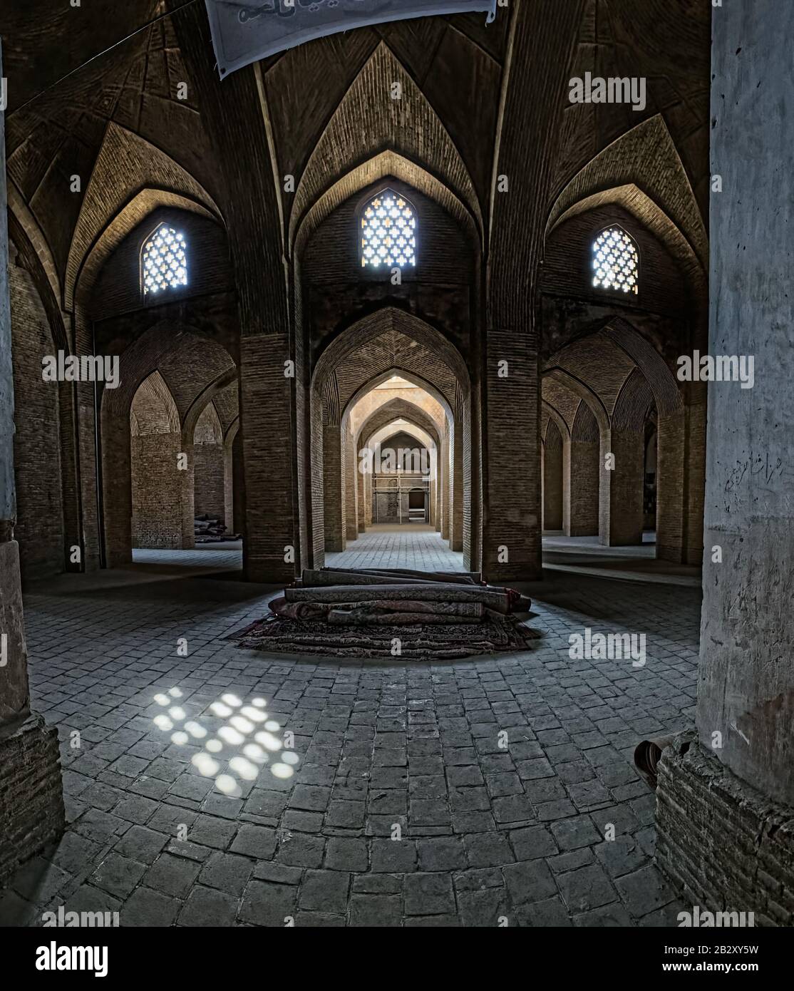 Isfahan Old Mosque interior Stock Photo - Alamy