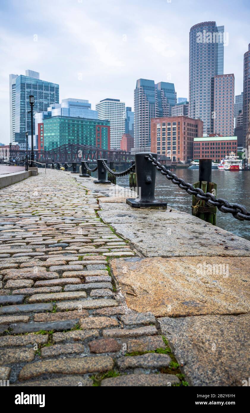 Walking on chain tower bridge hi-res stock photography and images - Alamy