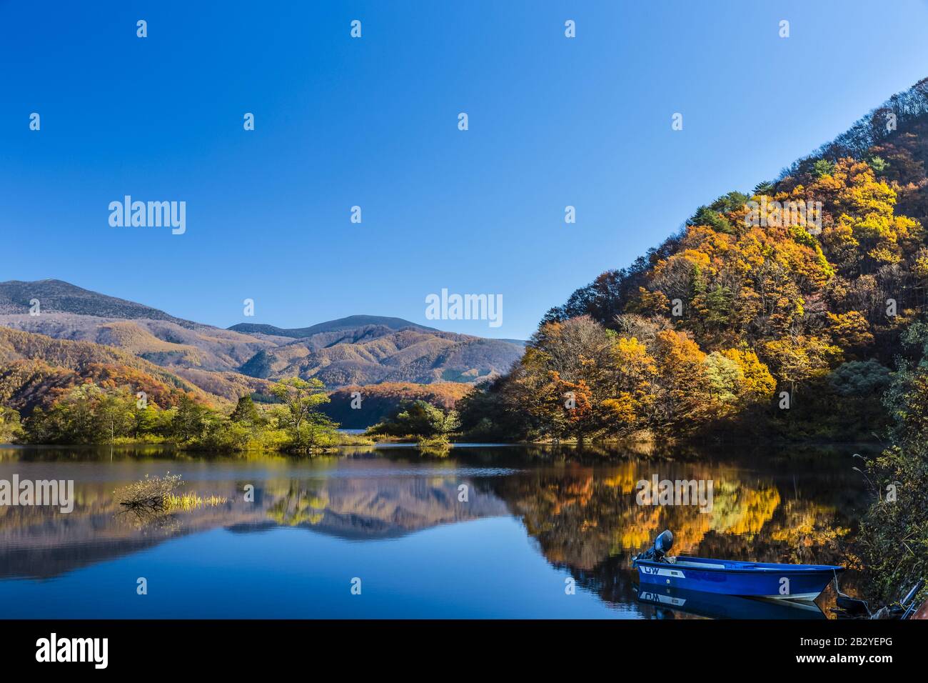 Akimoto lake in autumn hi-res stock photography and images - Alamy
