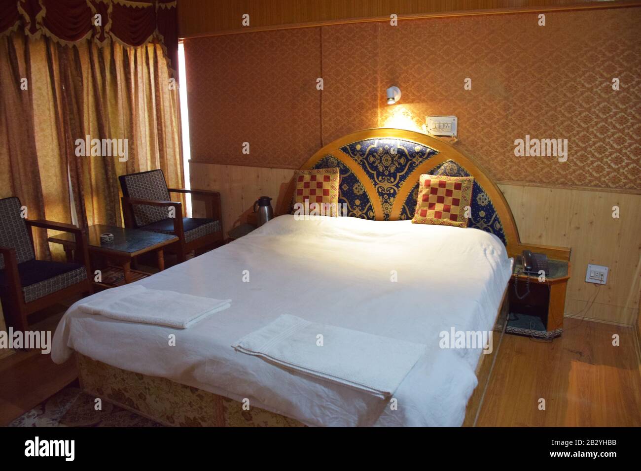 A budget hotel room or bedroom Stock Photo - Alamy