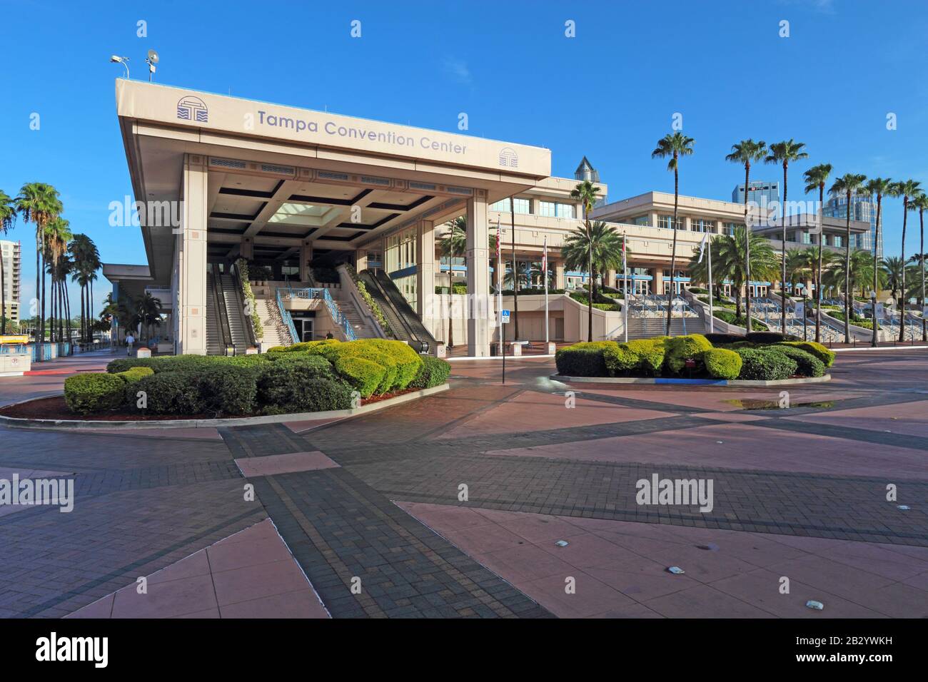 Entrance entranceway hi-res stock photography and images - Alamy
