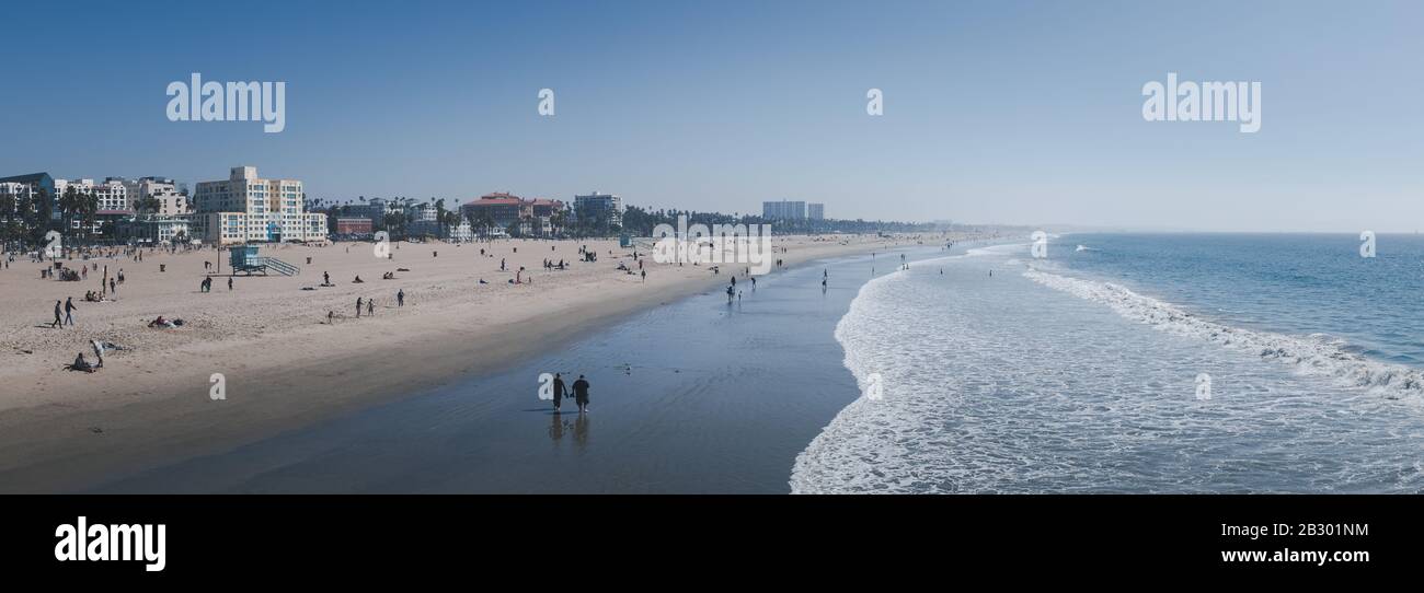Santa Monica, California - February 15, 2020 : Scene of Santa Monica ...