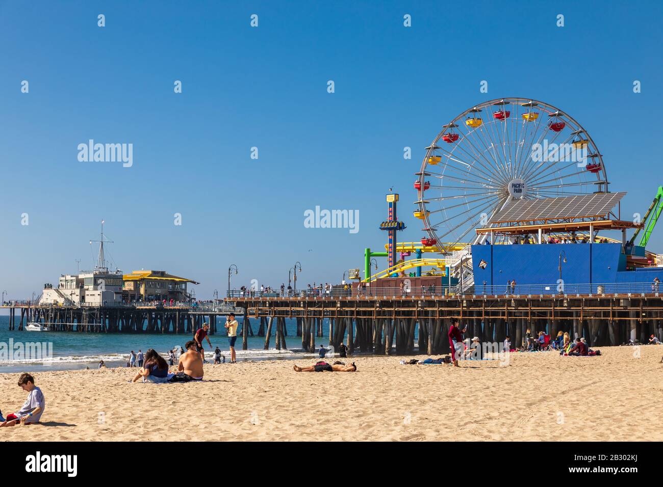 Santa Monica, California - February 15, 2020 : Scene of Santa Monica ...