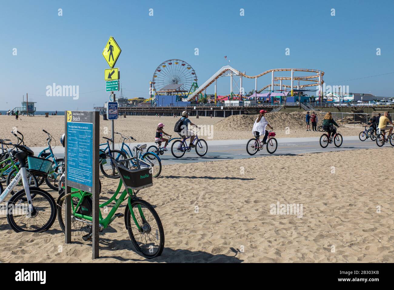 Santa Monica, California - February 15, 2020 : Scene of Santa Monica ...