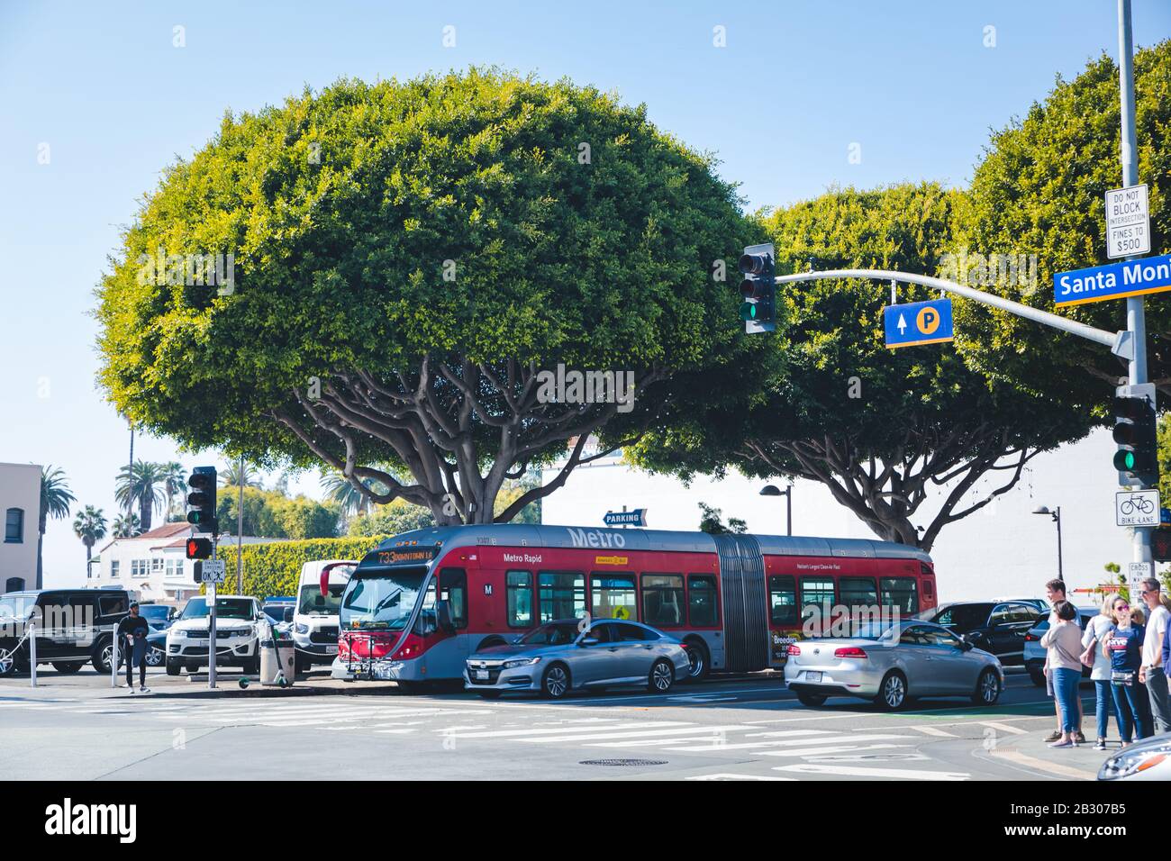 Santa Monica, California - February 15, 2020 : Metro Rapid n. 733 Bus ...