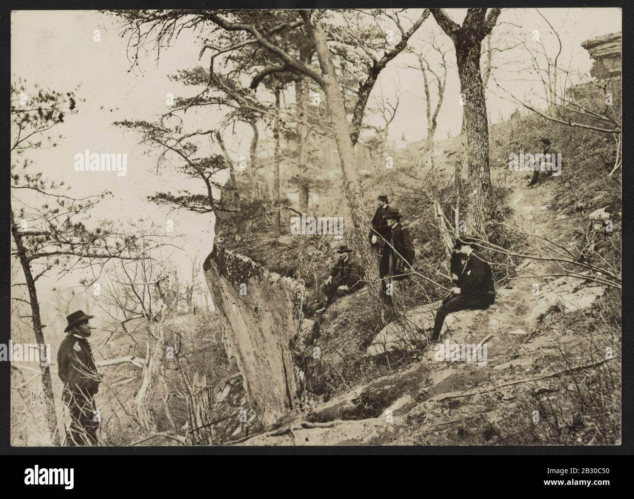 Gen. Grant, Lookout Mt., 1863 Left to right Gen. Grant, Gen. Rawlins ...