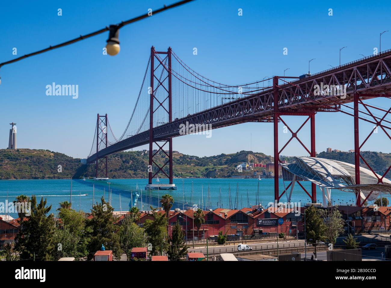 Bridge connecting islands hi-res stock photography and images - Alamy
