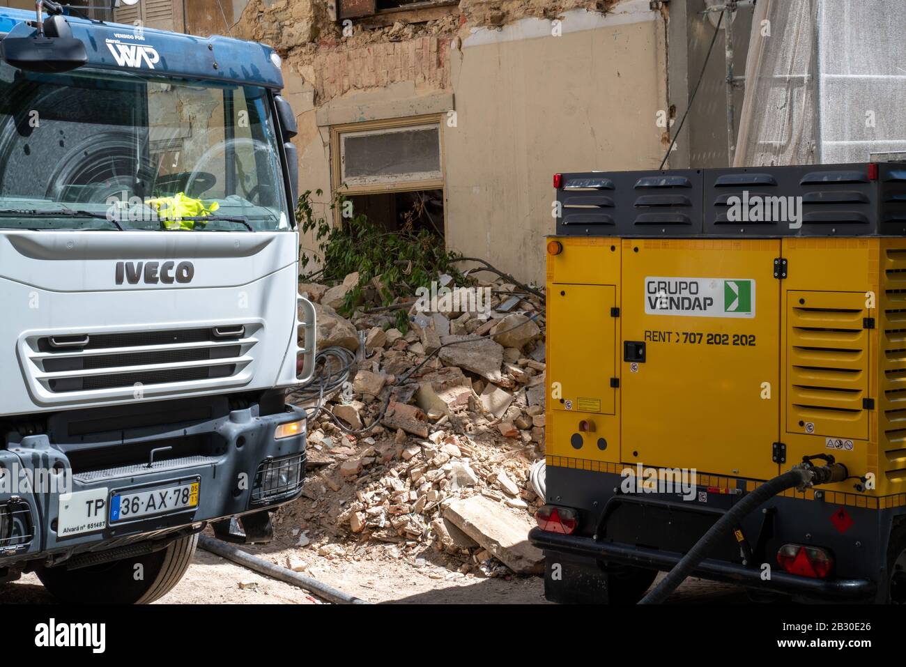 Building rubble container hi-res stock photography and images - Alamy
