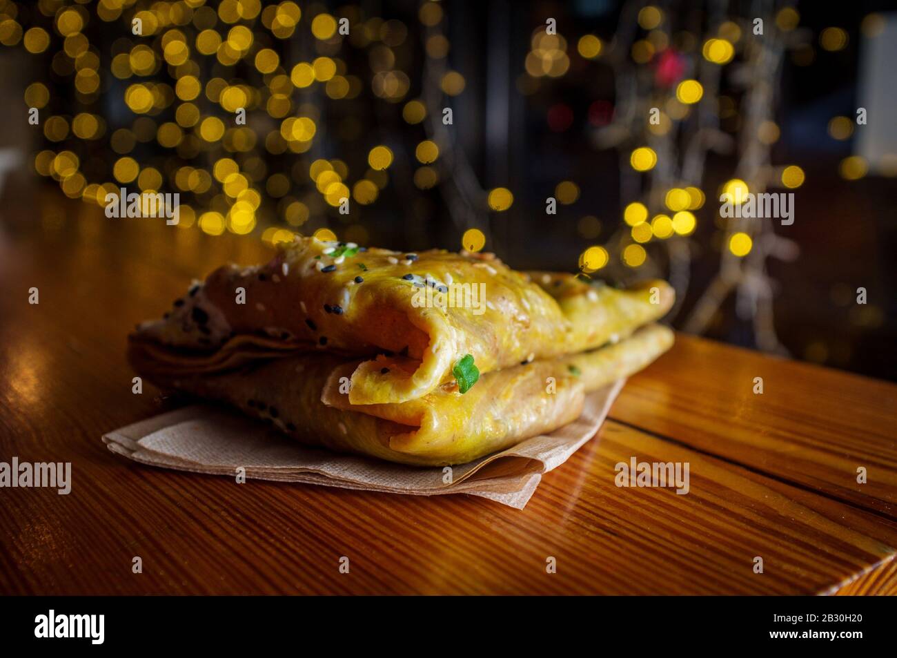 Authentic Chinese breakfast street food Jianbing crepe Stock Photo - Alamy