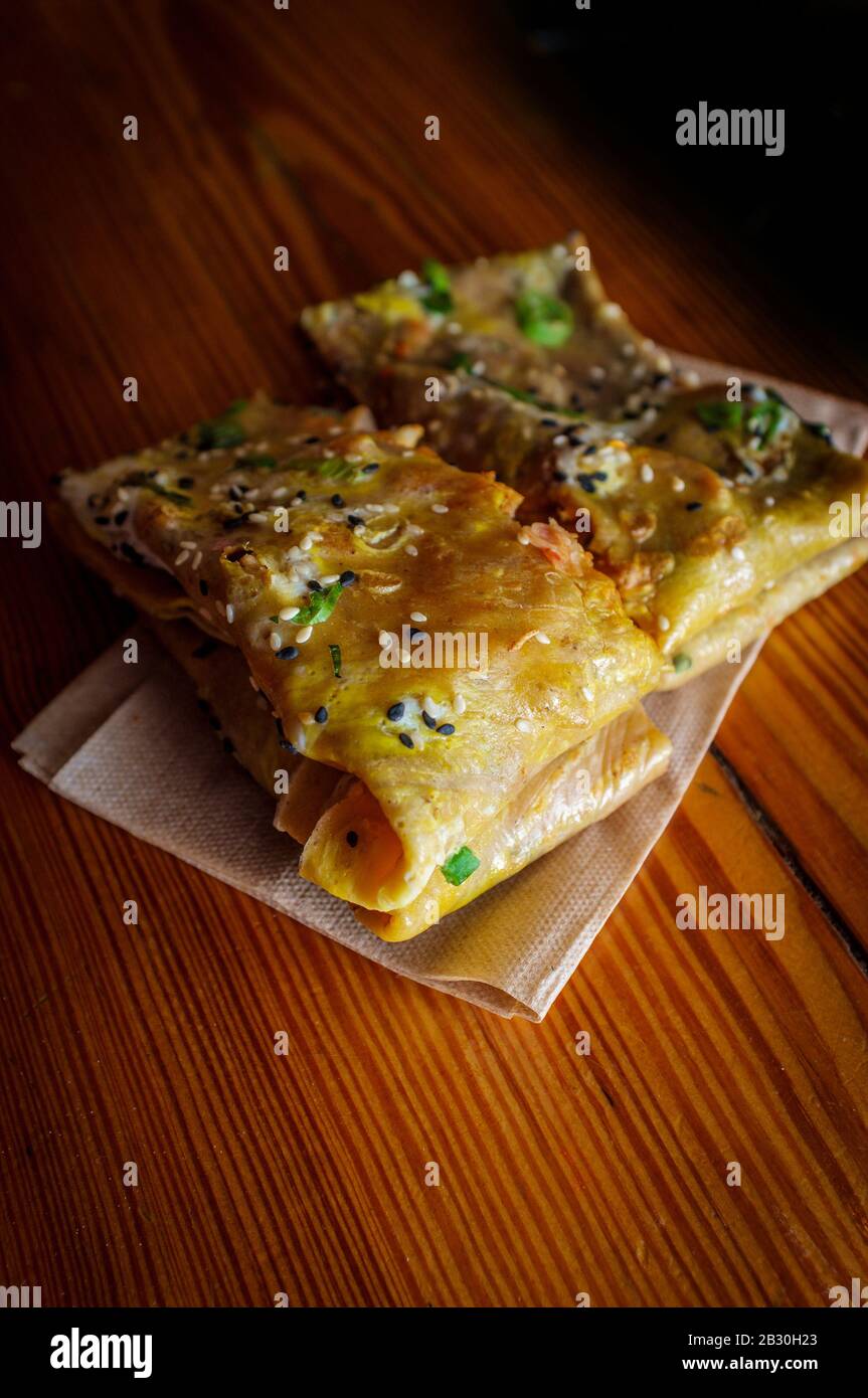 Authentic Chinese breakfast street food Jianbing crepe Stock Photo - Alamy