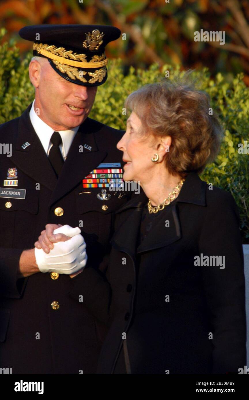 General Jackman and Nancy Reagan, June 11, 2004 Stock Photo - Alamy