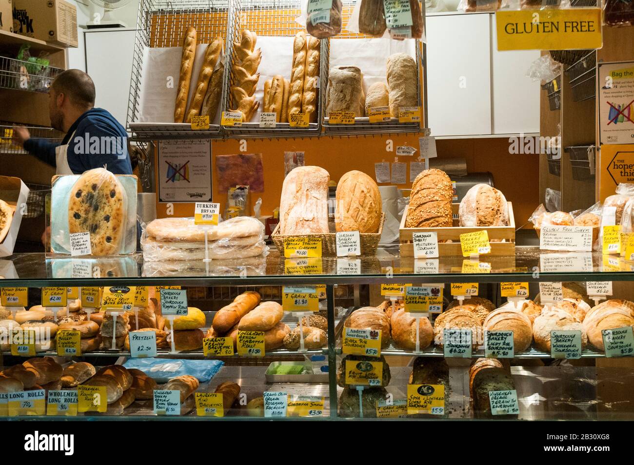 Bakery counter hi-res stock photography and images - Alamy