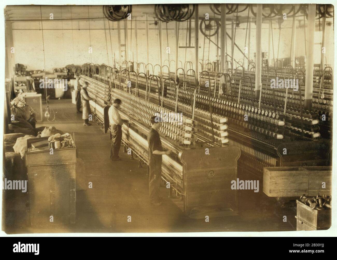 Spooling hi-res stock photography and images - Alamy