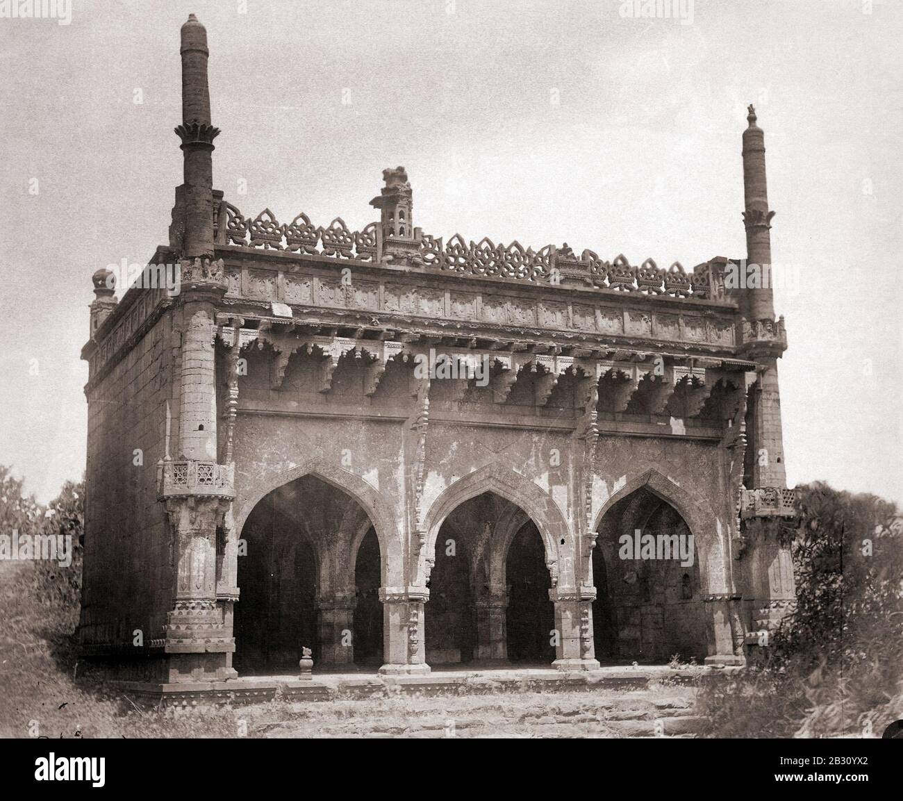 General view of the Mehtar Mahal Mosque, Bijapur 10031856 Stock Photo ...