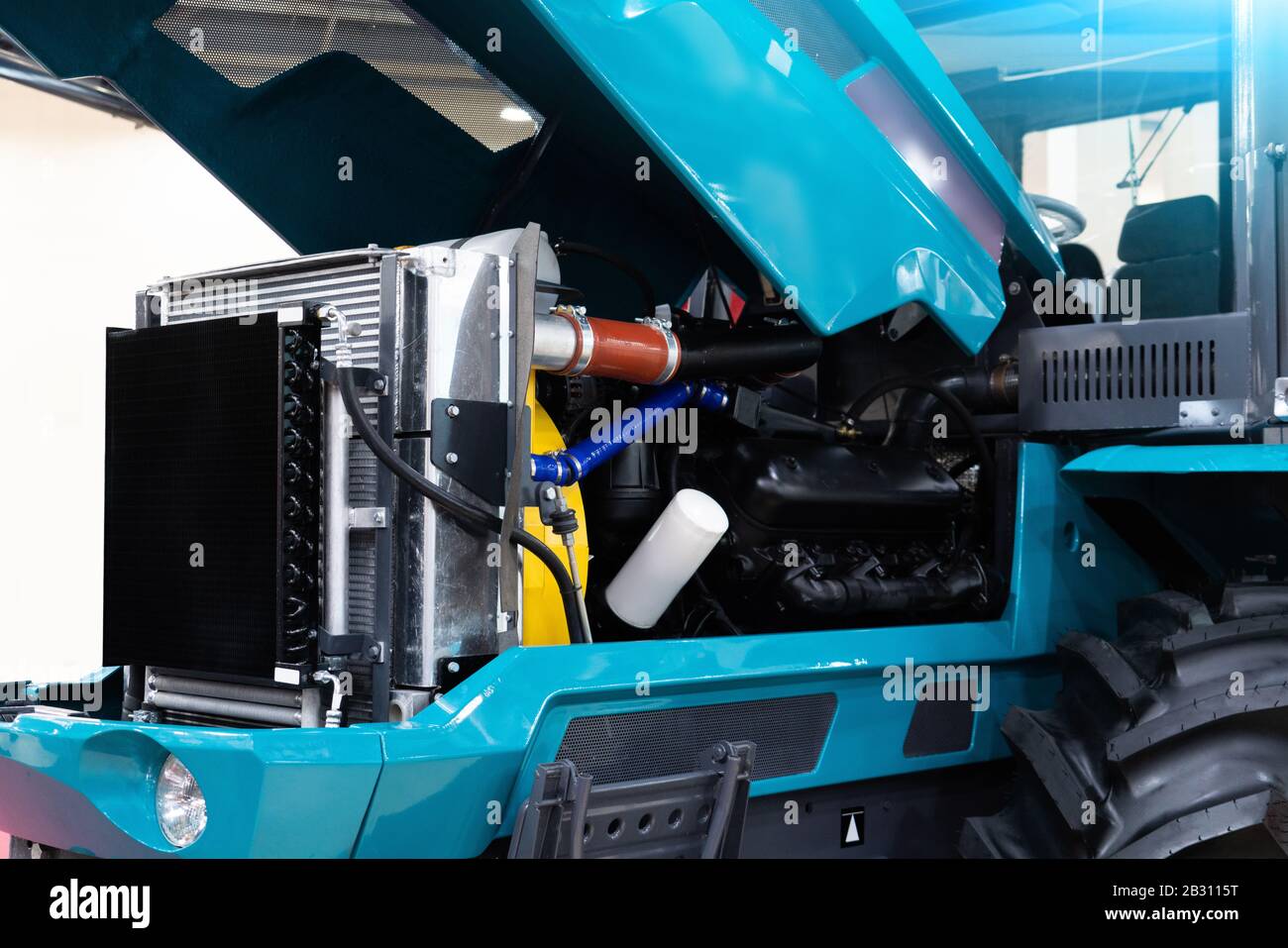 Tractor engine maintenance hi-res stock photography and images - Alamy