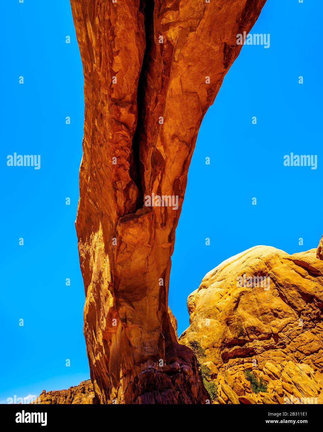 Delicate arch side view hi-res stock photography and images - Alamy