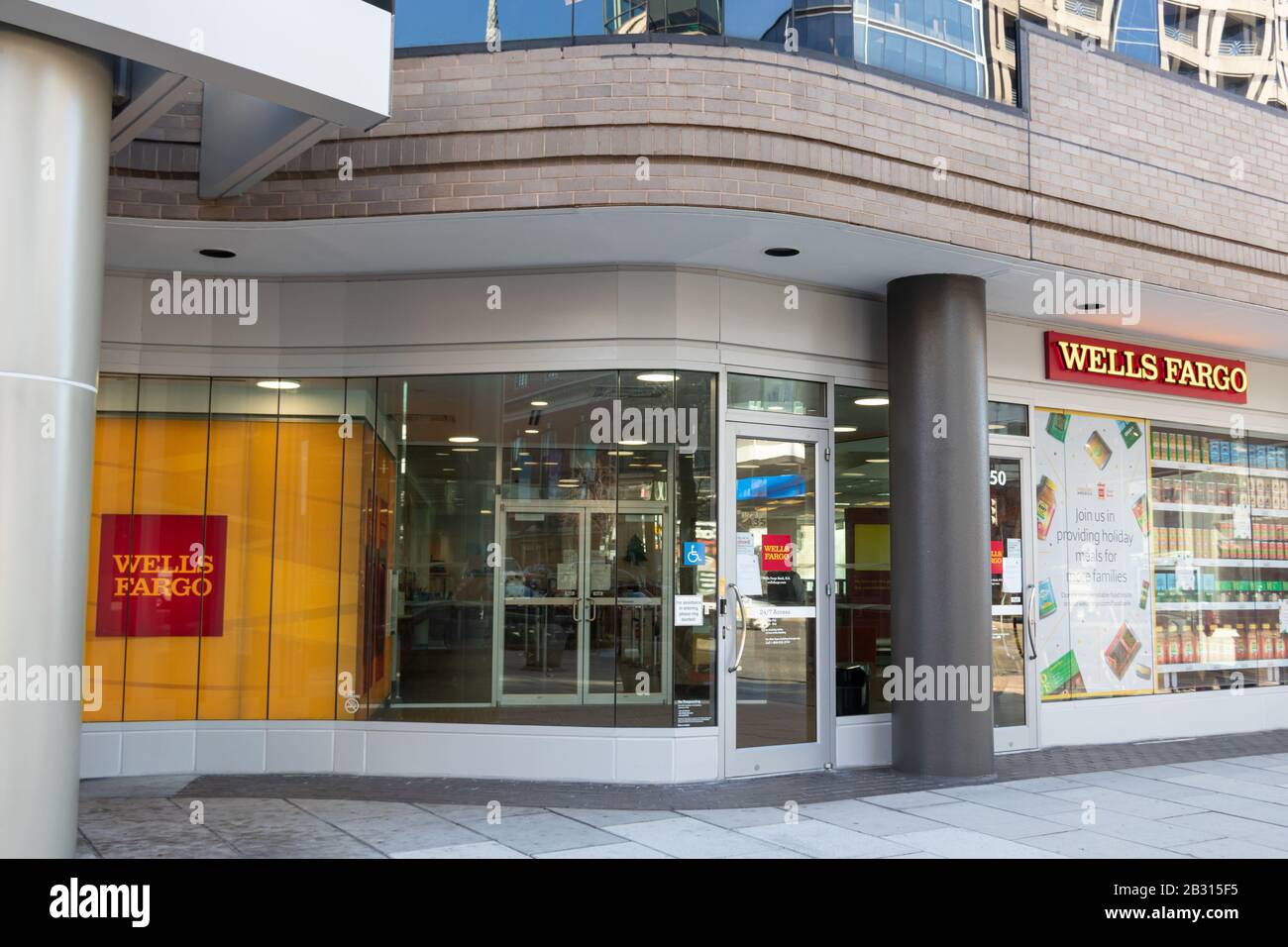 Wells fargo bank corporate hi-res stock photography and images - Alamy