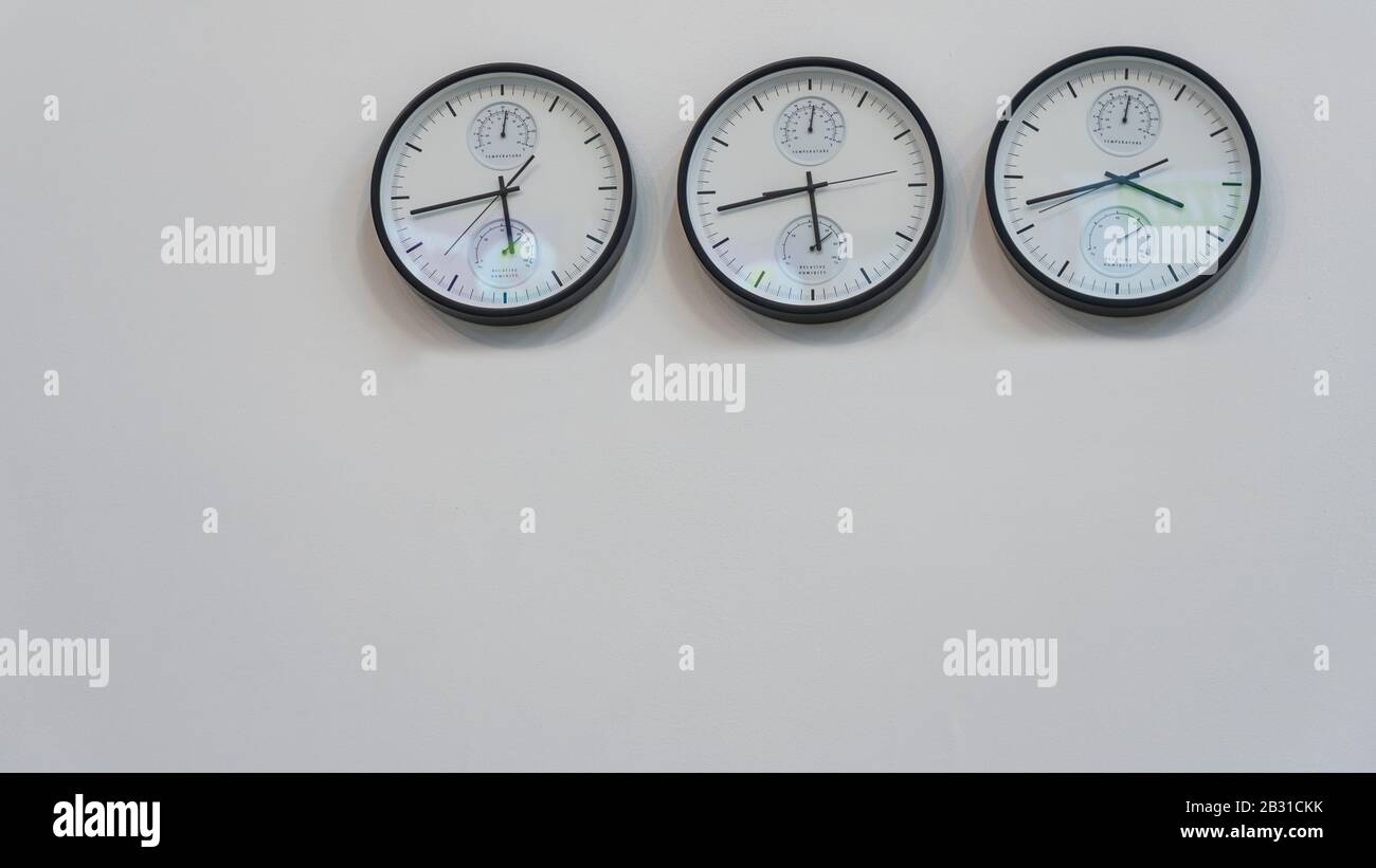 Different Time Zone Clocks High Resolution Stock Photography and Images ...