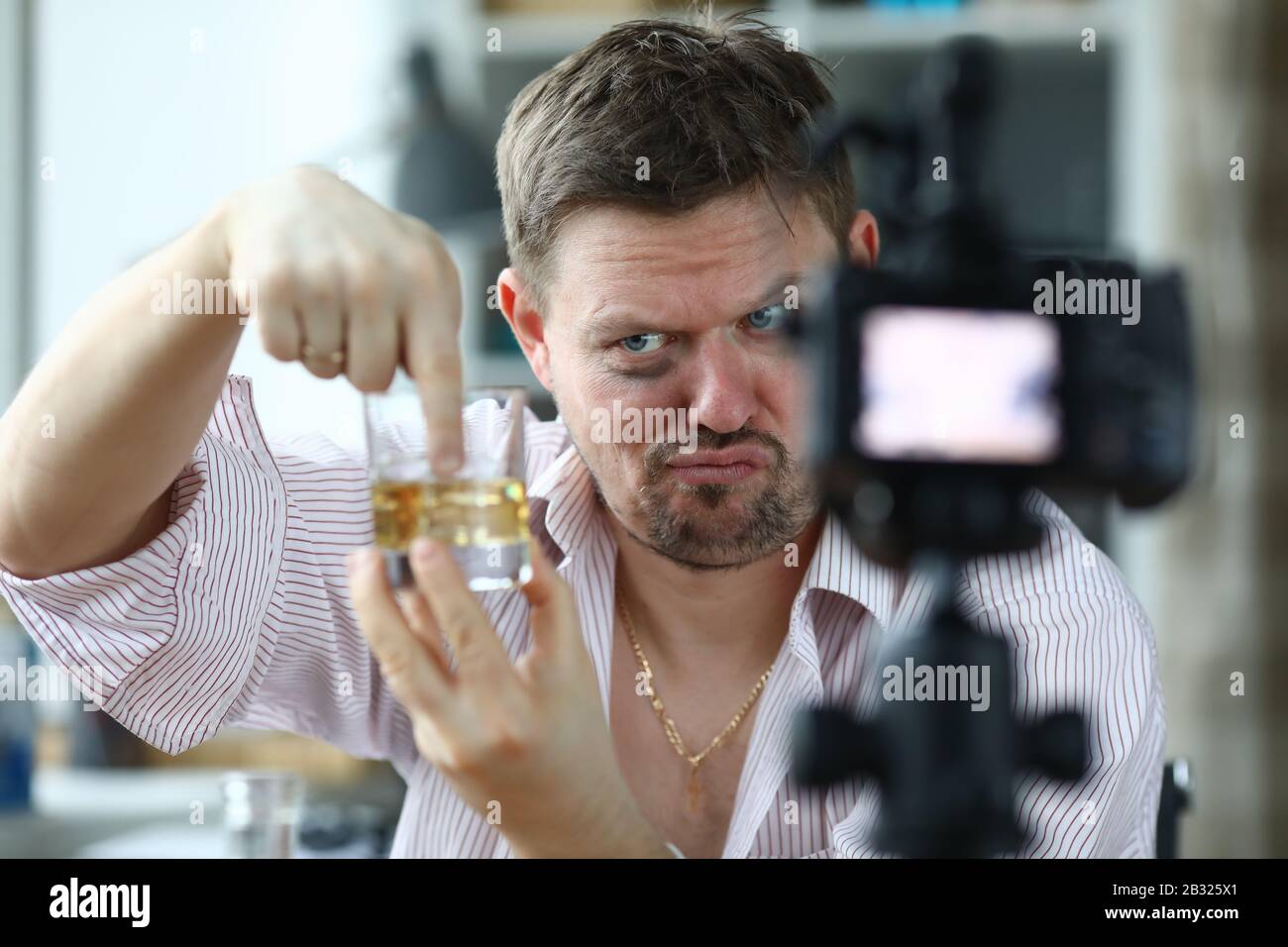 Disheveled man hi-res stock photography and images - Alamy