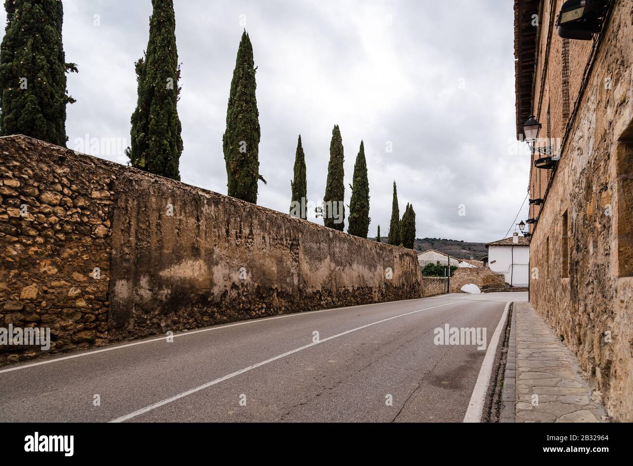 Medieval road hi-res stock photography and images - Alamy