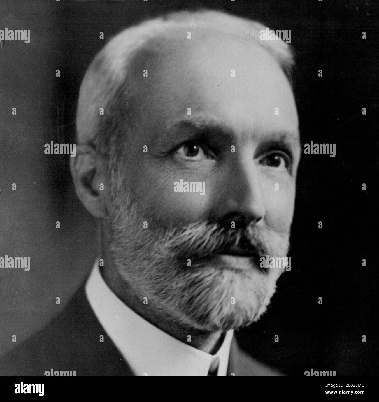 George draper hi-res stock photography and images - Alamy