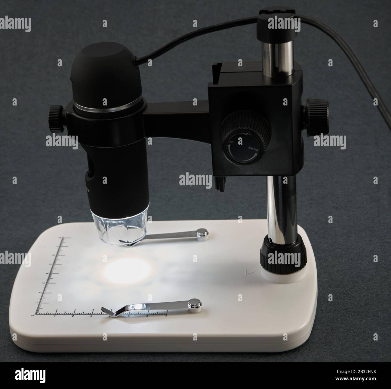 Usb computer microscope hi-res stock photography and images - Alamy