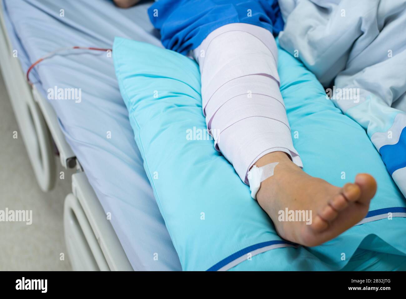 Wound care clinic elderly hi-res stock photography and images - Alamy