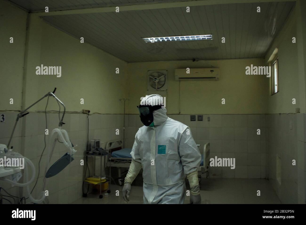 Isolation room hospital hi-res stock photography and images - Alamy