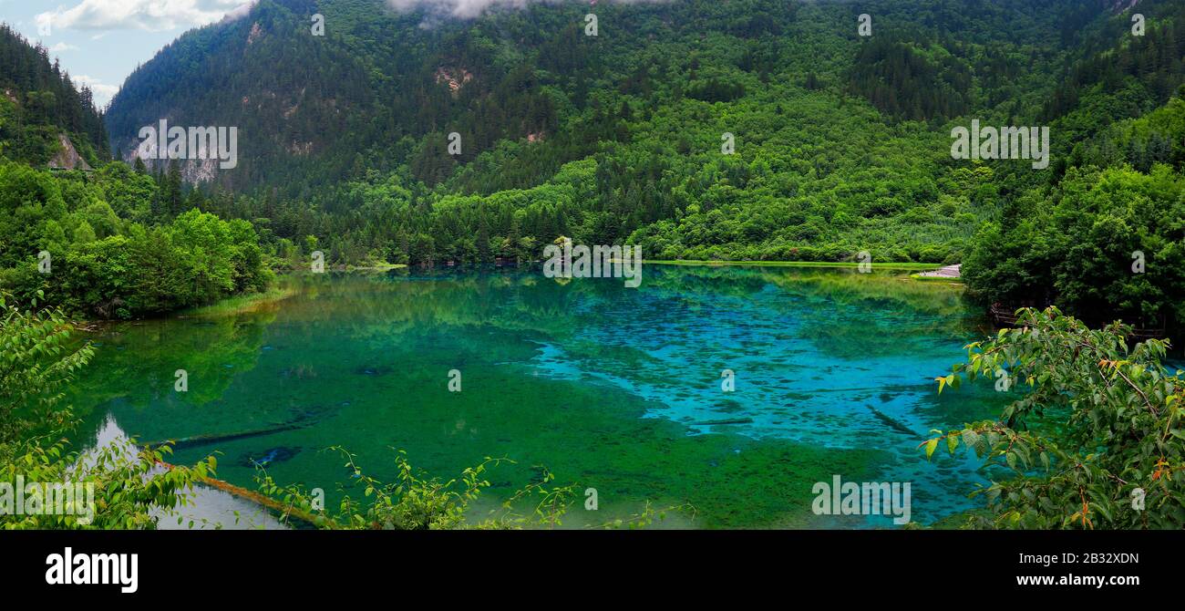 Colorful lake in jiuzhaigou hi-res stock photography and images - Alamy