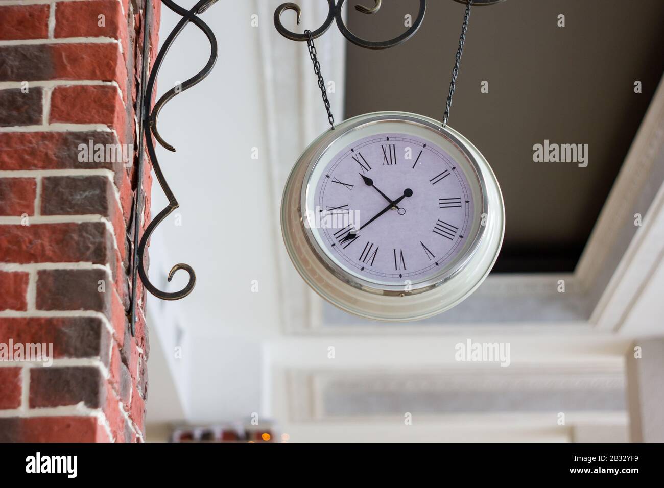 Vintage analog clock on street of Russia Stock Photo - Alamy